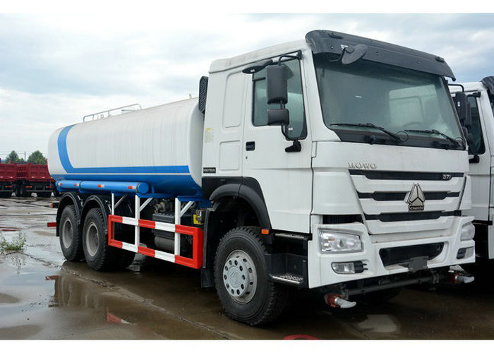 Euro II Emission Sinotruk HOWO Water Container Truck